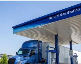 Let’s do a fuel comparison: Natural Gas vs Hydrogen | Cummins Inc.